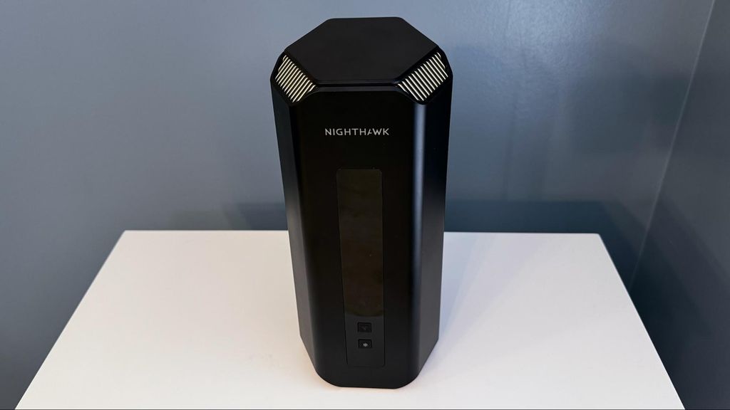 Netgear Nighthawk RS700 Wi-Fi 7 router review: Network futureproofing ...