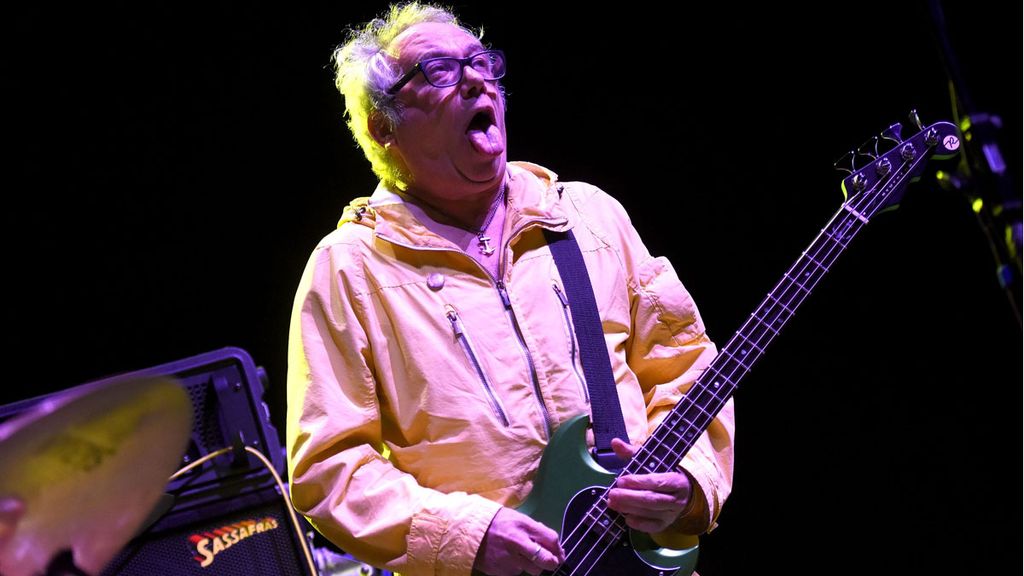 Mike Watt: "There’s something about using the bass as a composition ...
