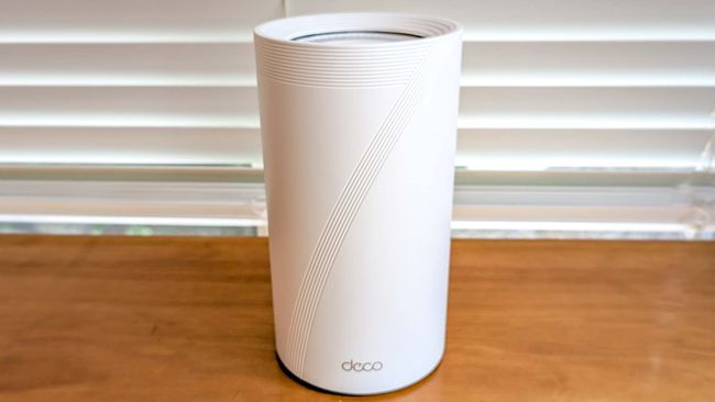 I just tested a $700 Wi-Fi 7 router with dual screens — and it’s ...