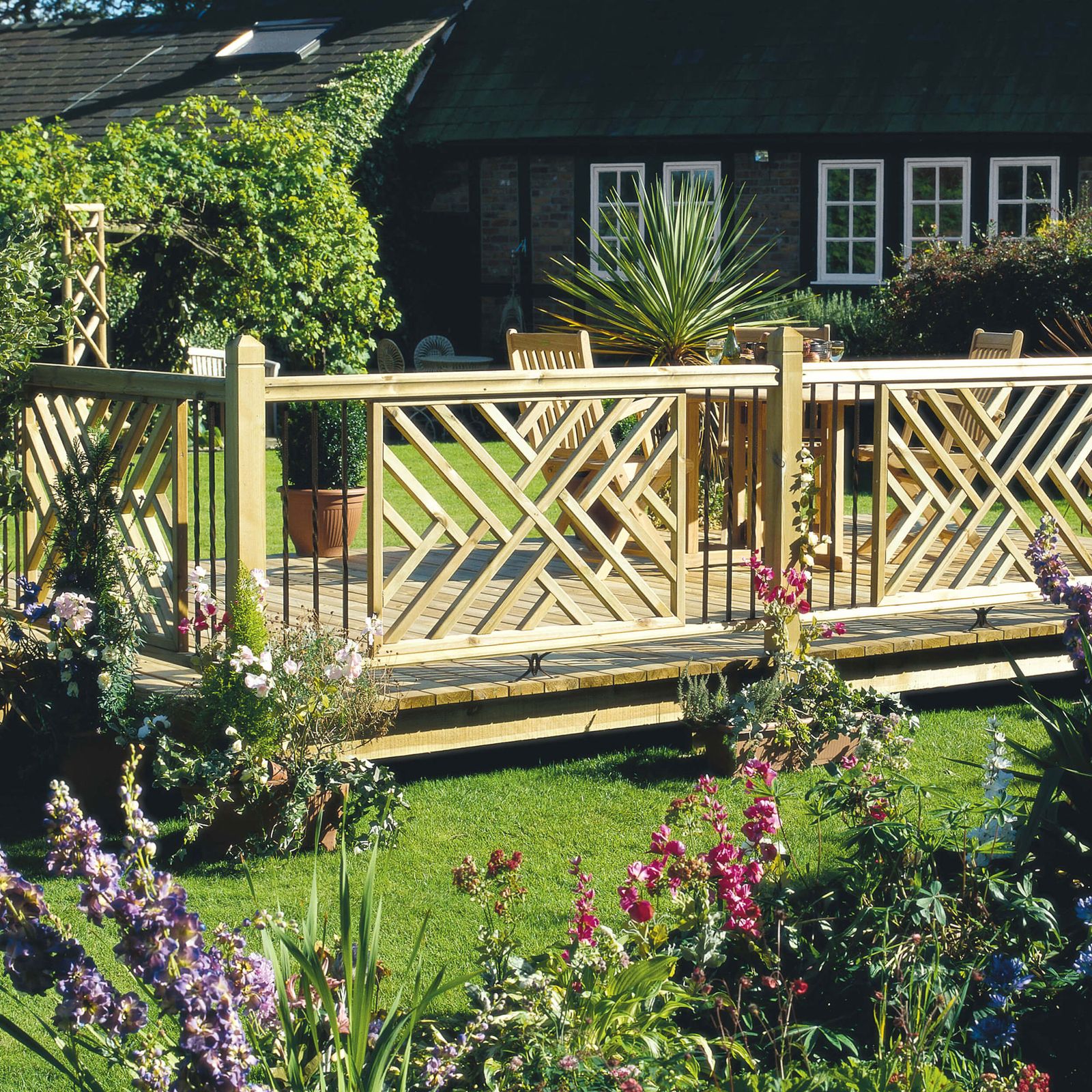 Deck railing ideas to give your decking a stylish edge | Ideal Home