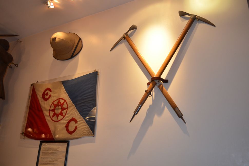 Photos: Inside the Explorers Club's NYC Headquarters | Live Science