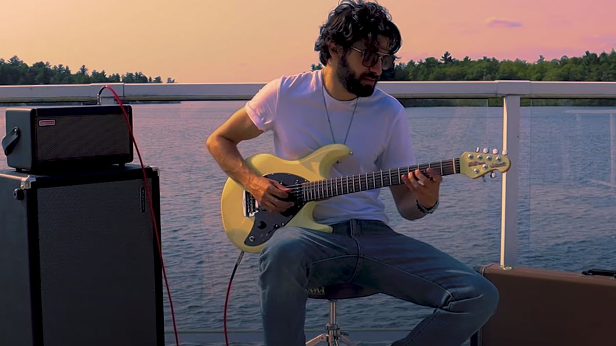 Roy Ziv puts on a truly dazzling display of fretboard fireworks in this ...