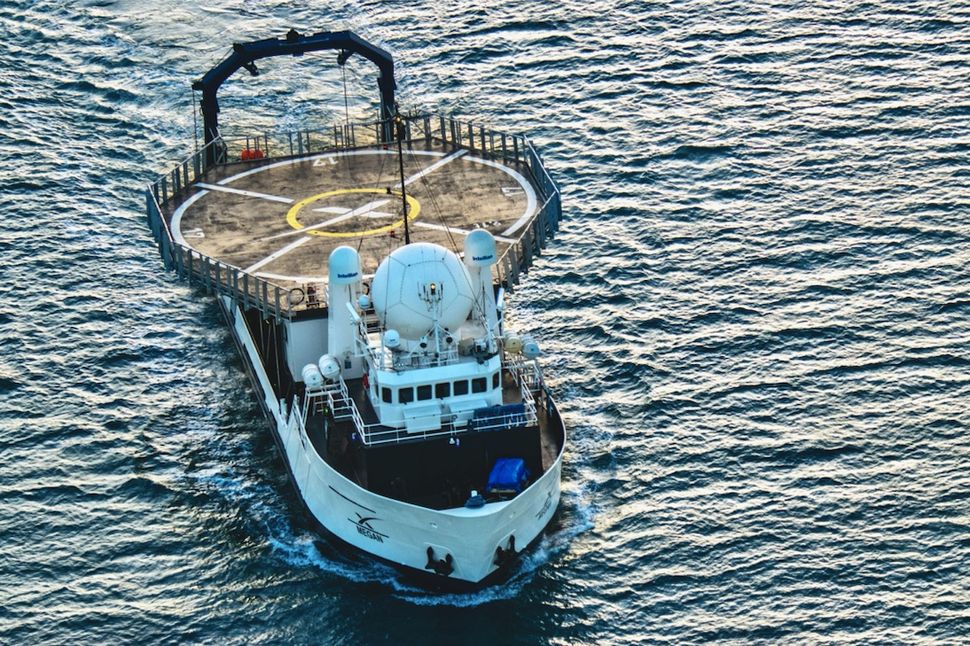 See SpaceX recovery ship head out to retrieve Ax-1 Dragon capsule ...