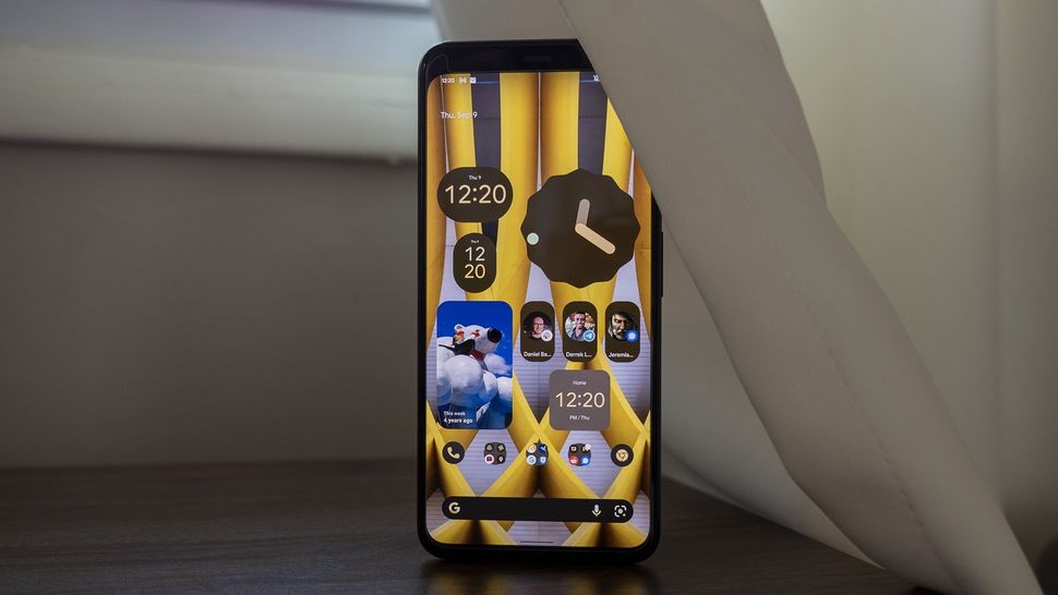 Google makes it possible to downgrade from Android 13 to Android 12 ...