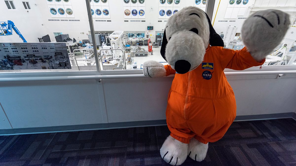 In Photos: Snoopy Visits NASA's Jet Propulsion Laboratory | Space