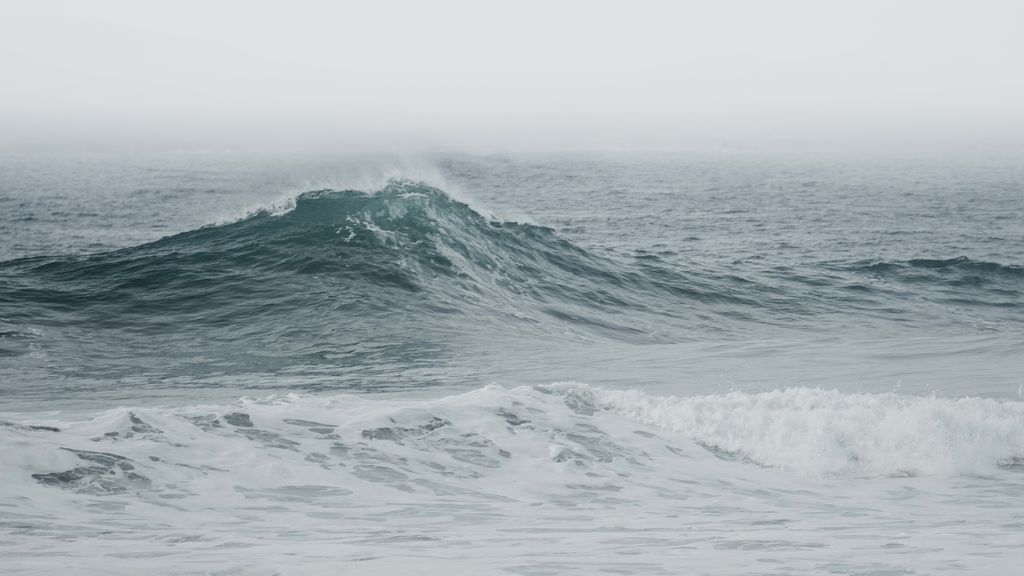 'Rogue waves' can be 65 feet tall, but they aren't 'freak occurrences ...