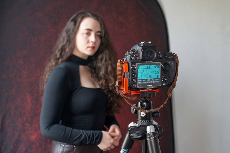 How to capture motion-blur portraits with multiple exposures and long ...