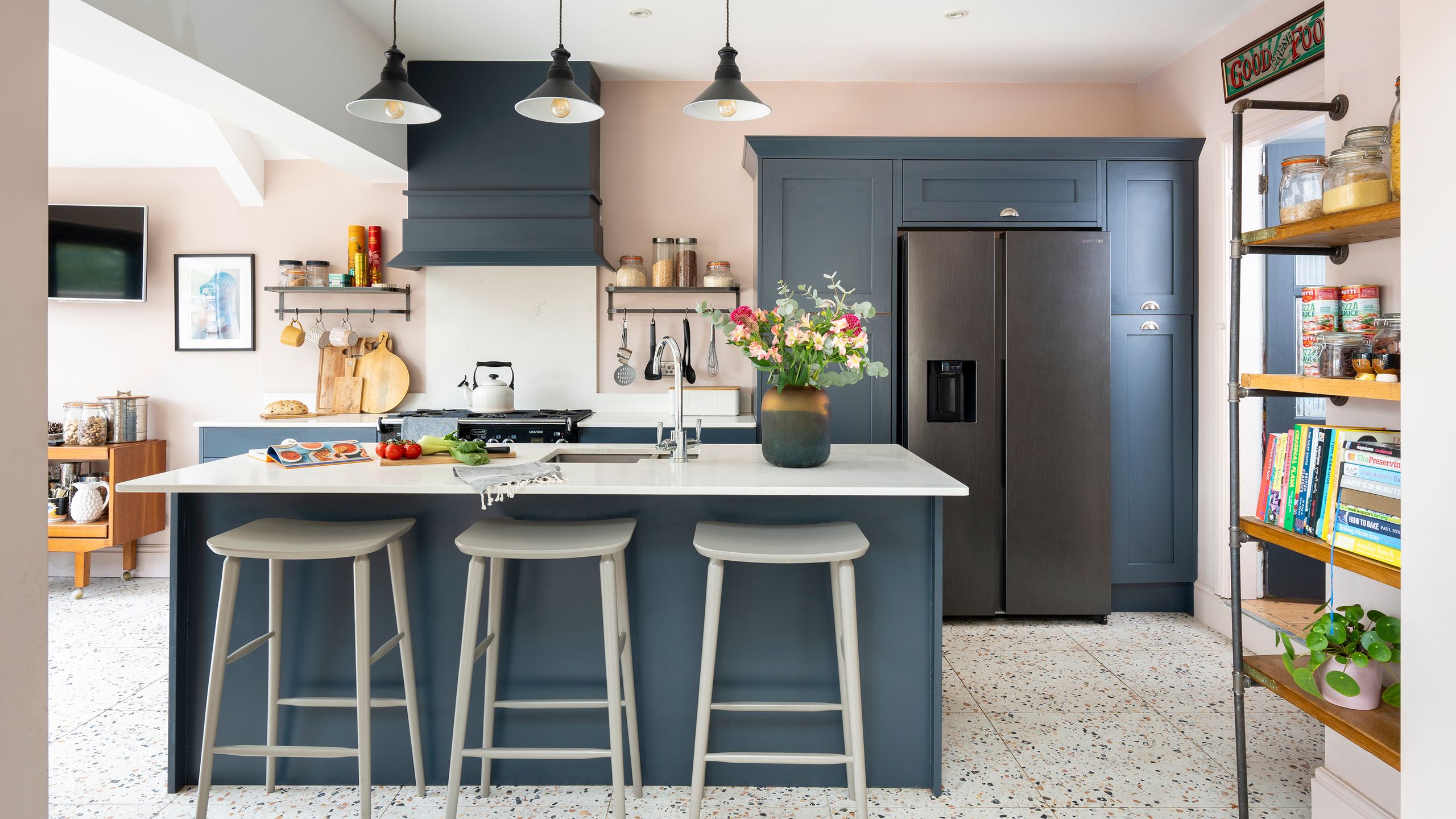 Painting kitchen worktops – a step-by-step guide | Ideal Home