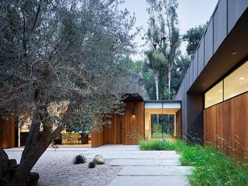 Explre An Open-Plan, Modern Family Home That Brings The Outside In