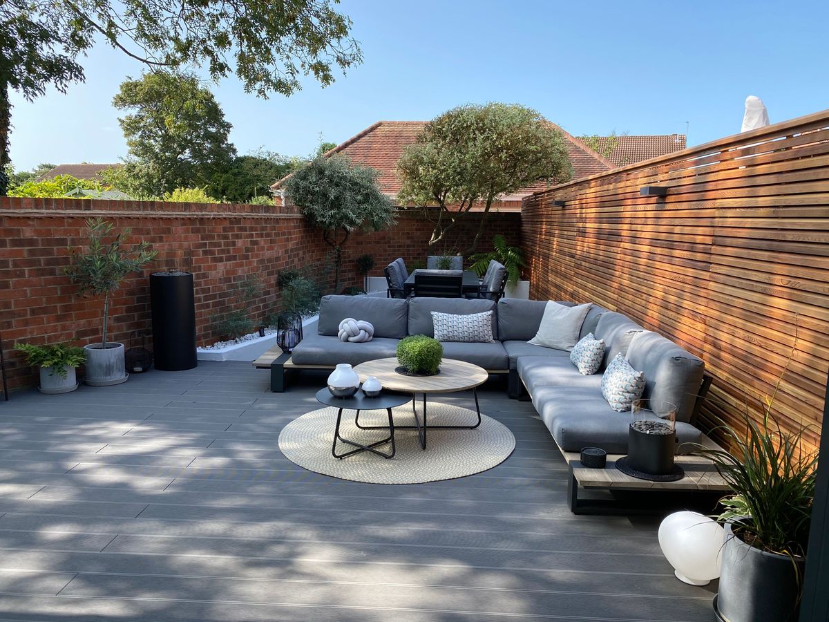 17 decking ideas for every size and shape of garden | Homebuilding