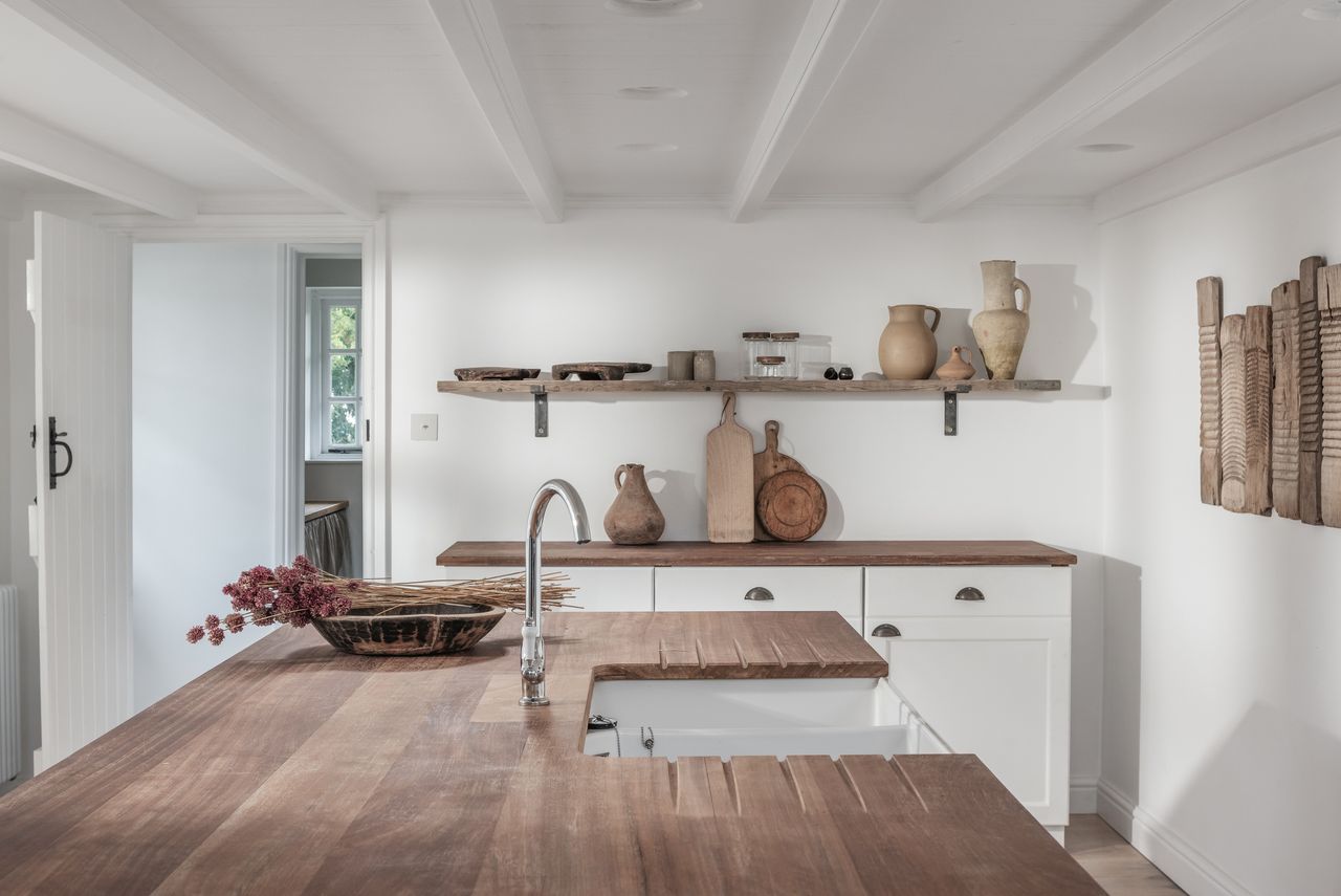 A modern rustic Cornish cottage that's a neutral lovers dream | Livingetc