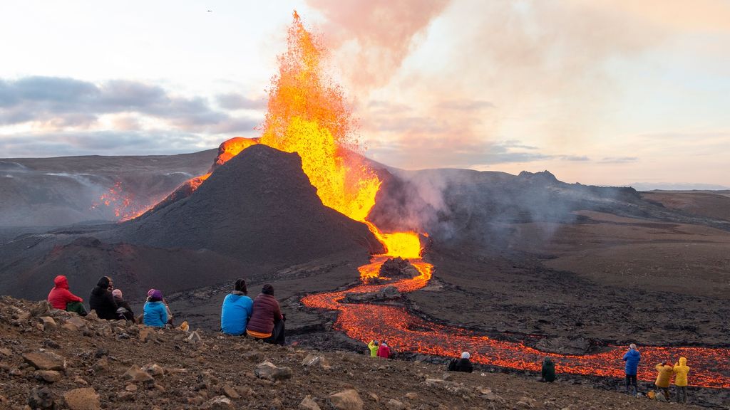 Mesmerizing animation shows Earth's tectonic plates moving from 1.8 ...