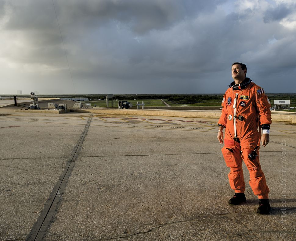 'Infinite Worlds': NASA's Last Hubble Telescope Mission in Photos by ...