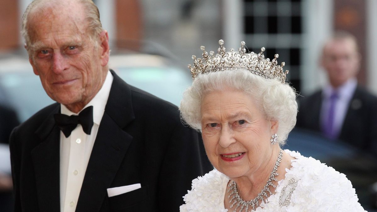 The Queen has sent touching cards in response to Prince Philip tributes ...