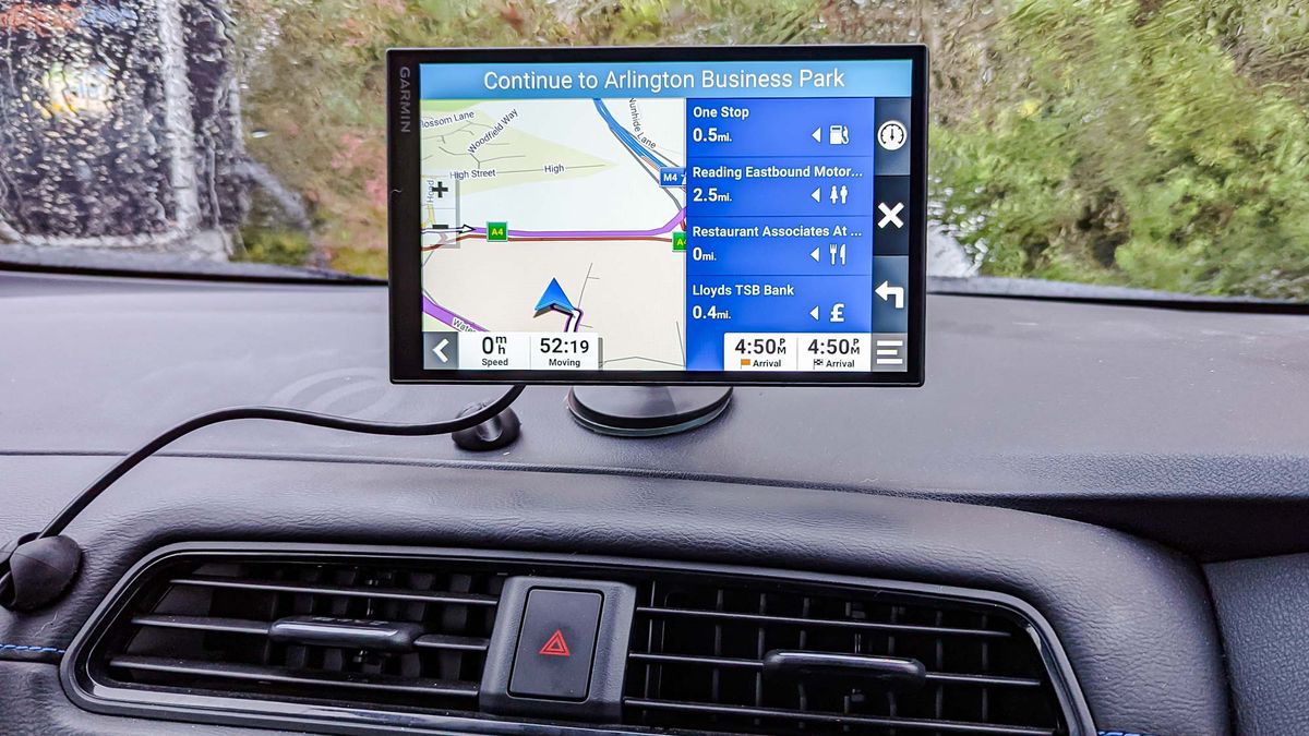 Garmin DriveSmart 86 review: Trying and failing to compete with the ...