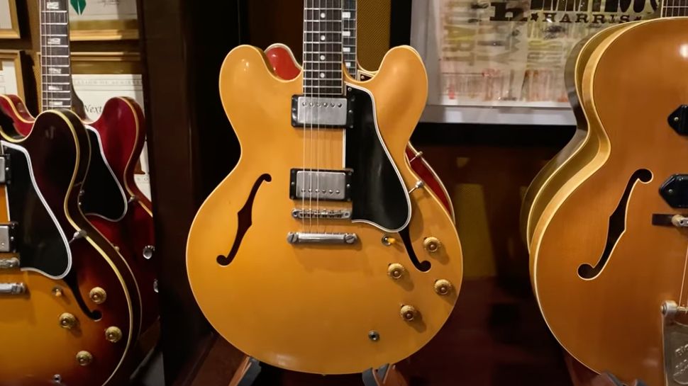 Vince Gill shows you the four guitars from his incredible collection he ...