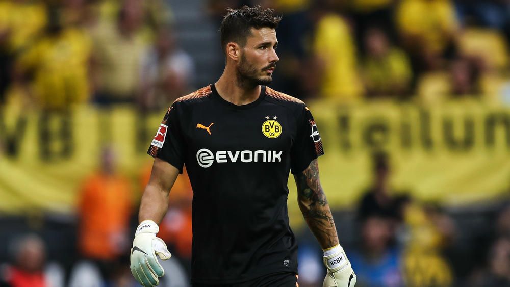 Under-fire Burki hits back at 'goalie experts' after Tottenham defeat ...
