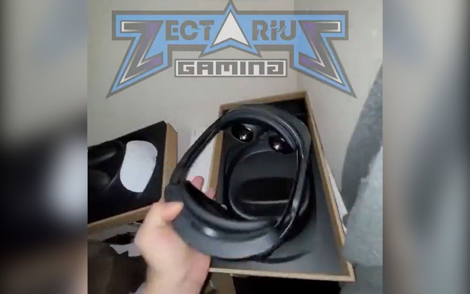 Oculus Quest Pro unboxing gives us the first real look at the new ...