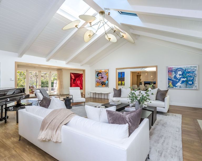 Inside Jim Carrey's Brentwood ranch: listed for $28.9 million | Homes ...