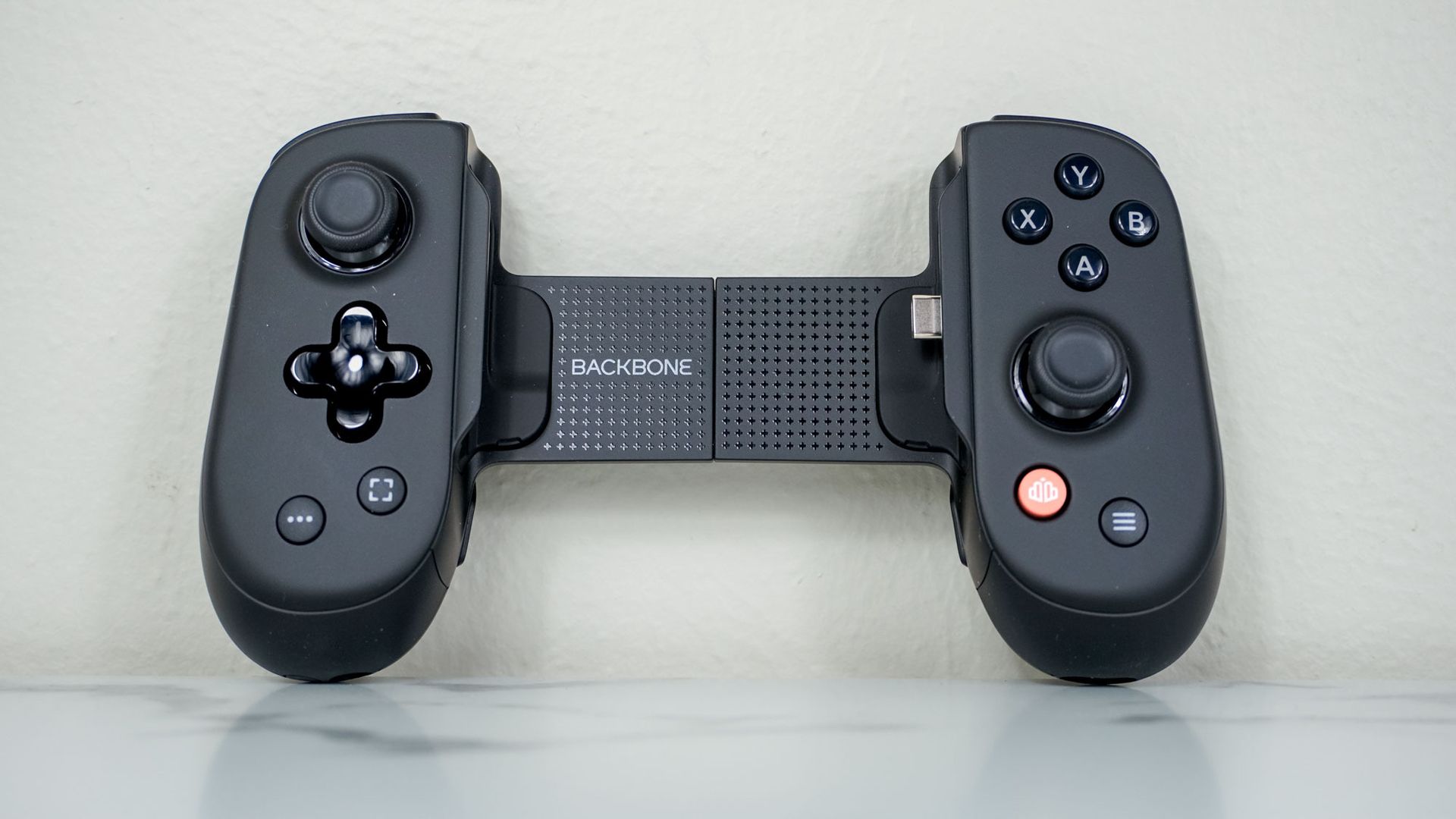 Backbone unveils new Backbone Pro controller that's not just for your phone — play wirelessly on ...