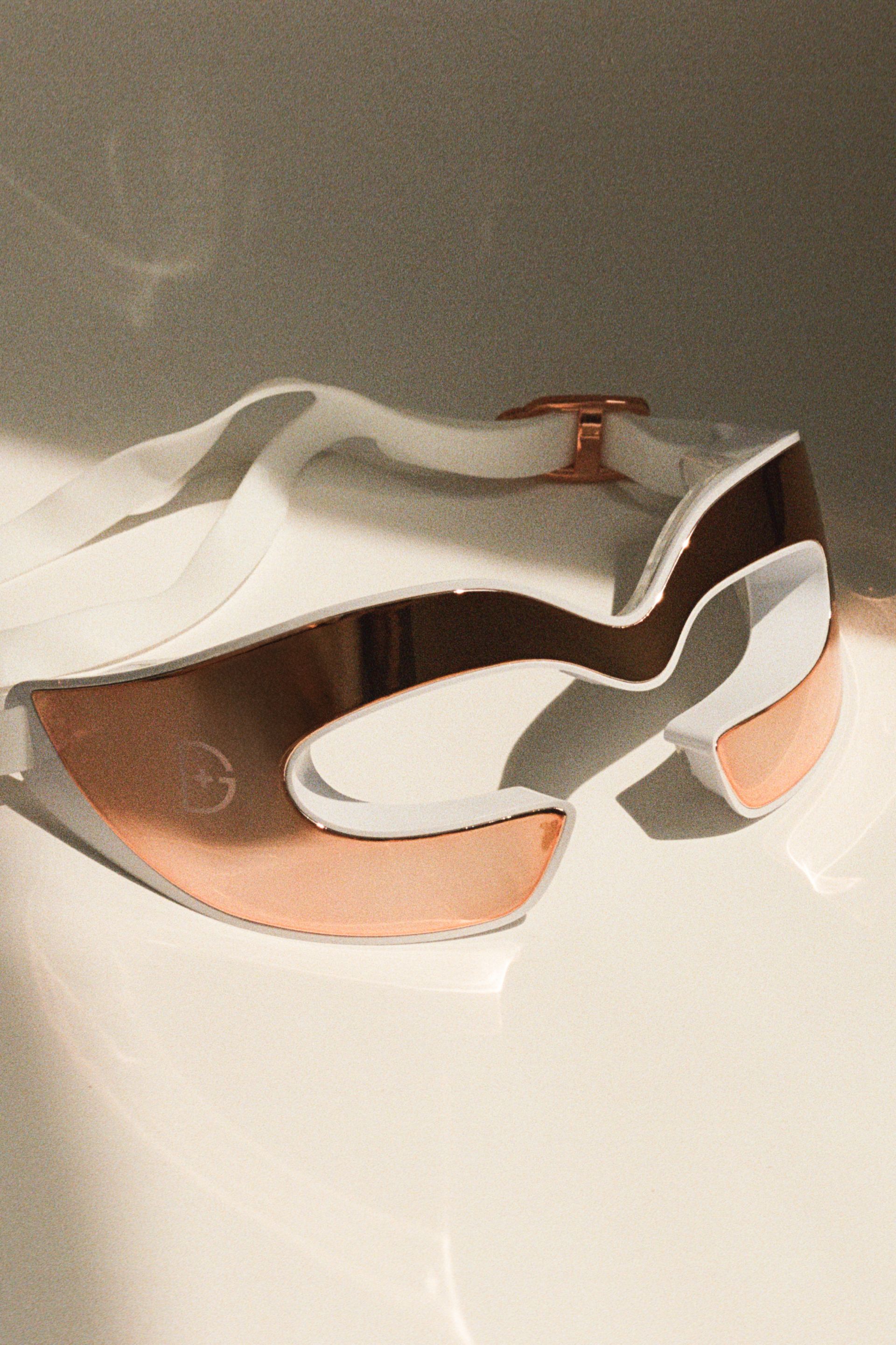 15 Best LED Light Therapy Face Masks in 2024, Reviewed by Experts ...