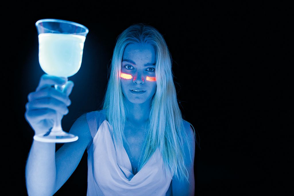 UV photography: tips for going dark with blacklight photography ...