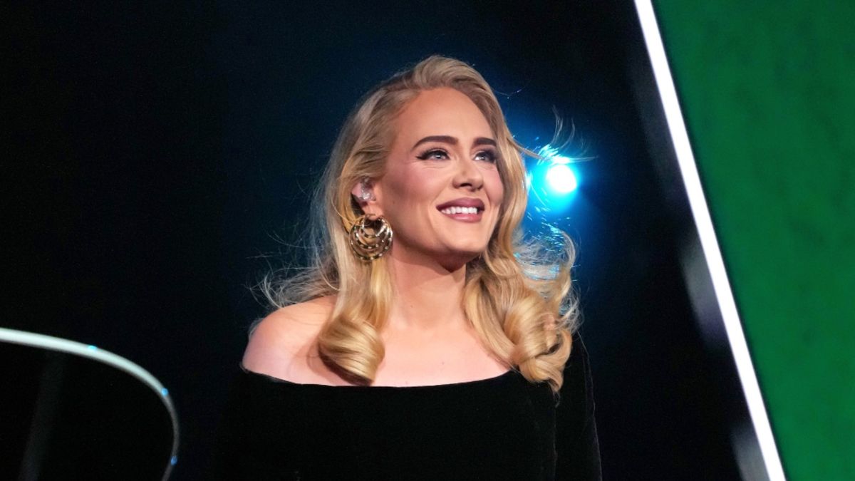 Adele celebrates divorce party at Las Vegas show after 'traumatic ...