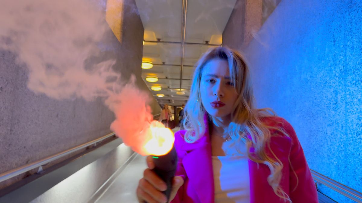 Colbor CineFlare CF5 review: the foggiest handheld fog machine that I ...