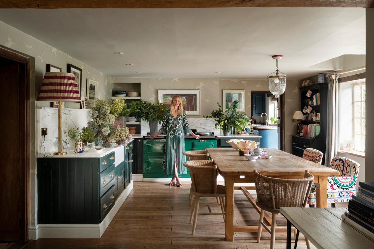 Willow Crossley's cottage is full of Christmas charm | Livingetc