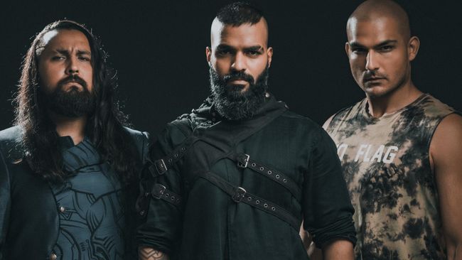 "Oh my god!" Watch 'dwarf metal' band Wind Rose surprise two fans at an ...