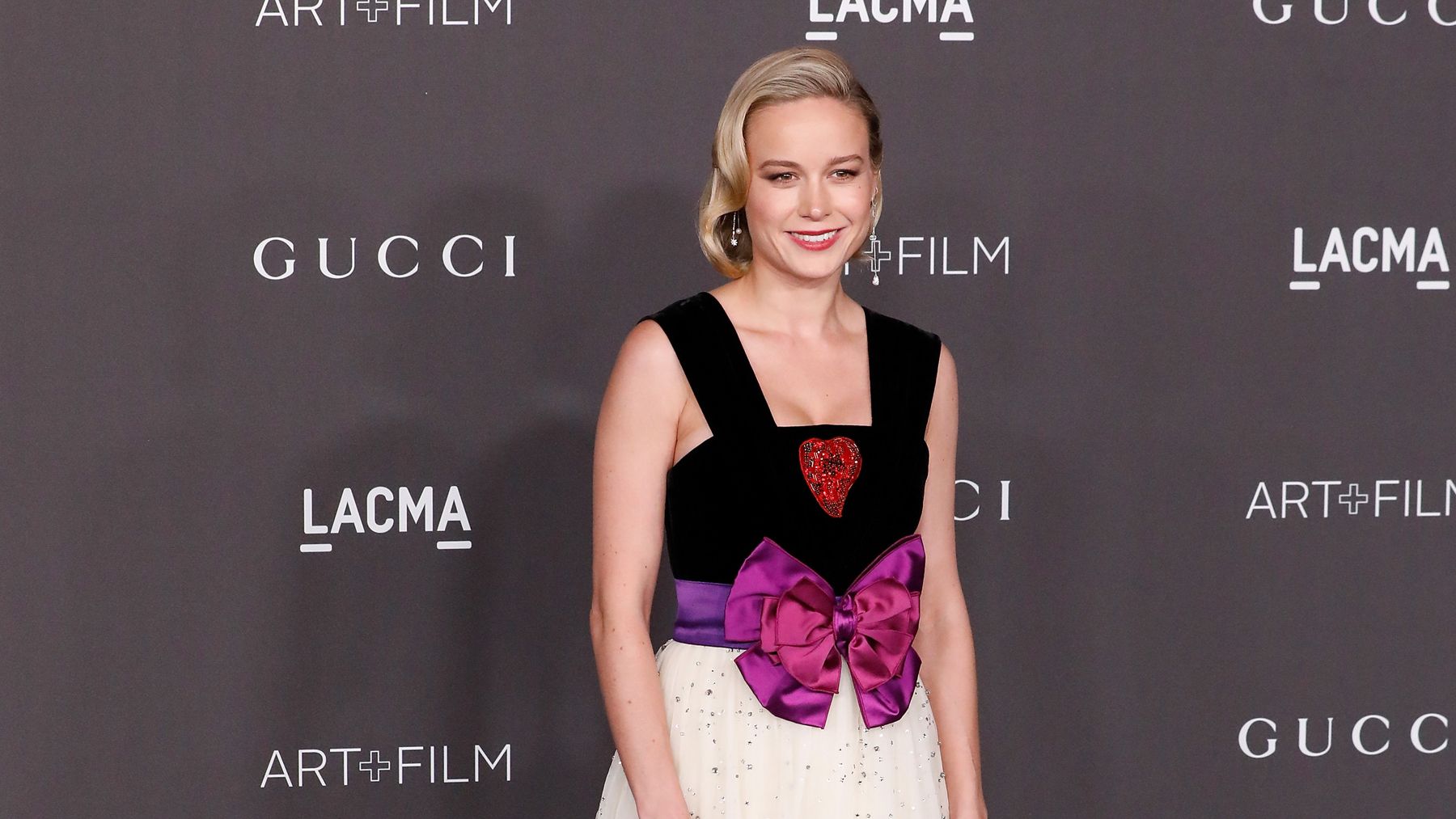 Watch how Brie Larson uses chains in her push-ups to build hardcore ...