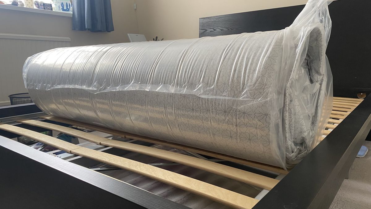 Zinus vs Layla: Which cheap mattress is right for your sleep style ...