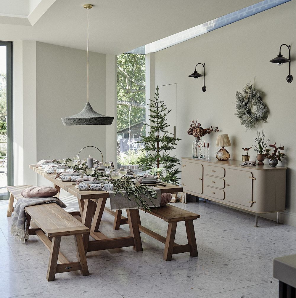 Extending out and up into the loft transformed this neo-Georgian house ...
