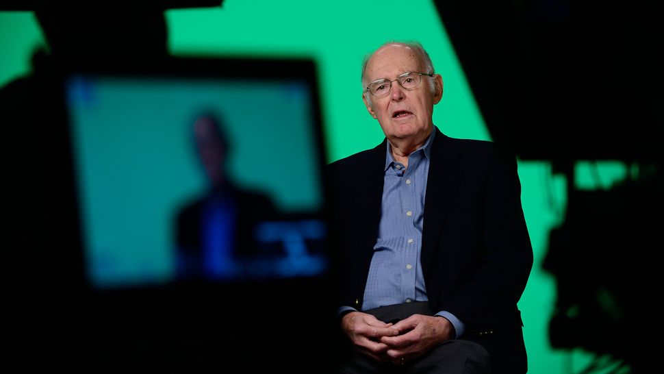 Gordon Moore, Intel Co-Founder and Creator of Moore's Law, Dies at Age ...