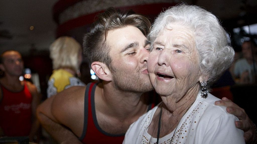 Tallywackers Hooters Like Restaurant - Male Objectifying Theme ...