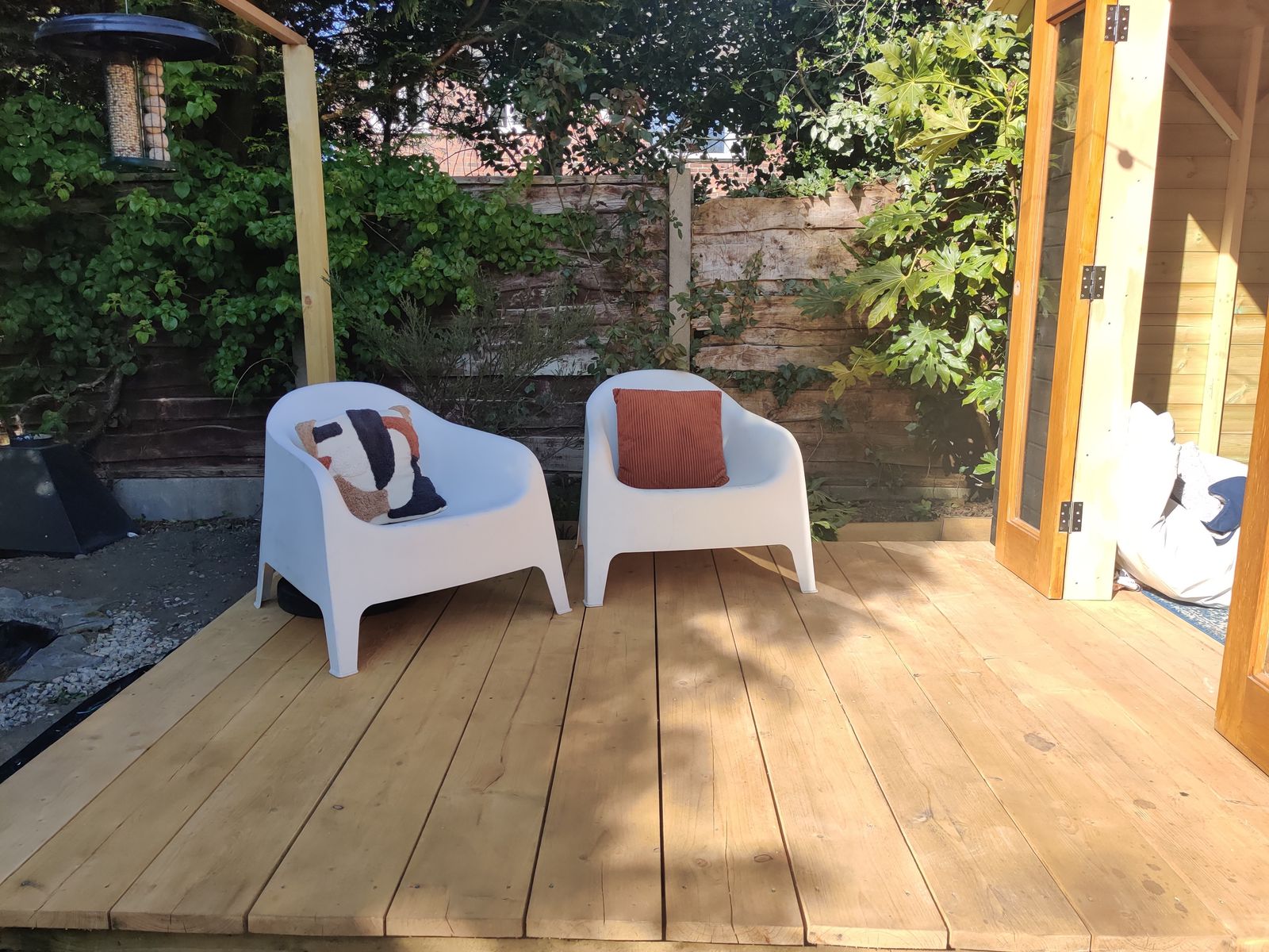 DIY scaffolding board decking: How to tackle it for a high-end look ...