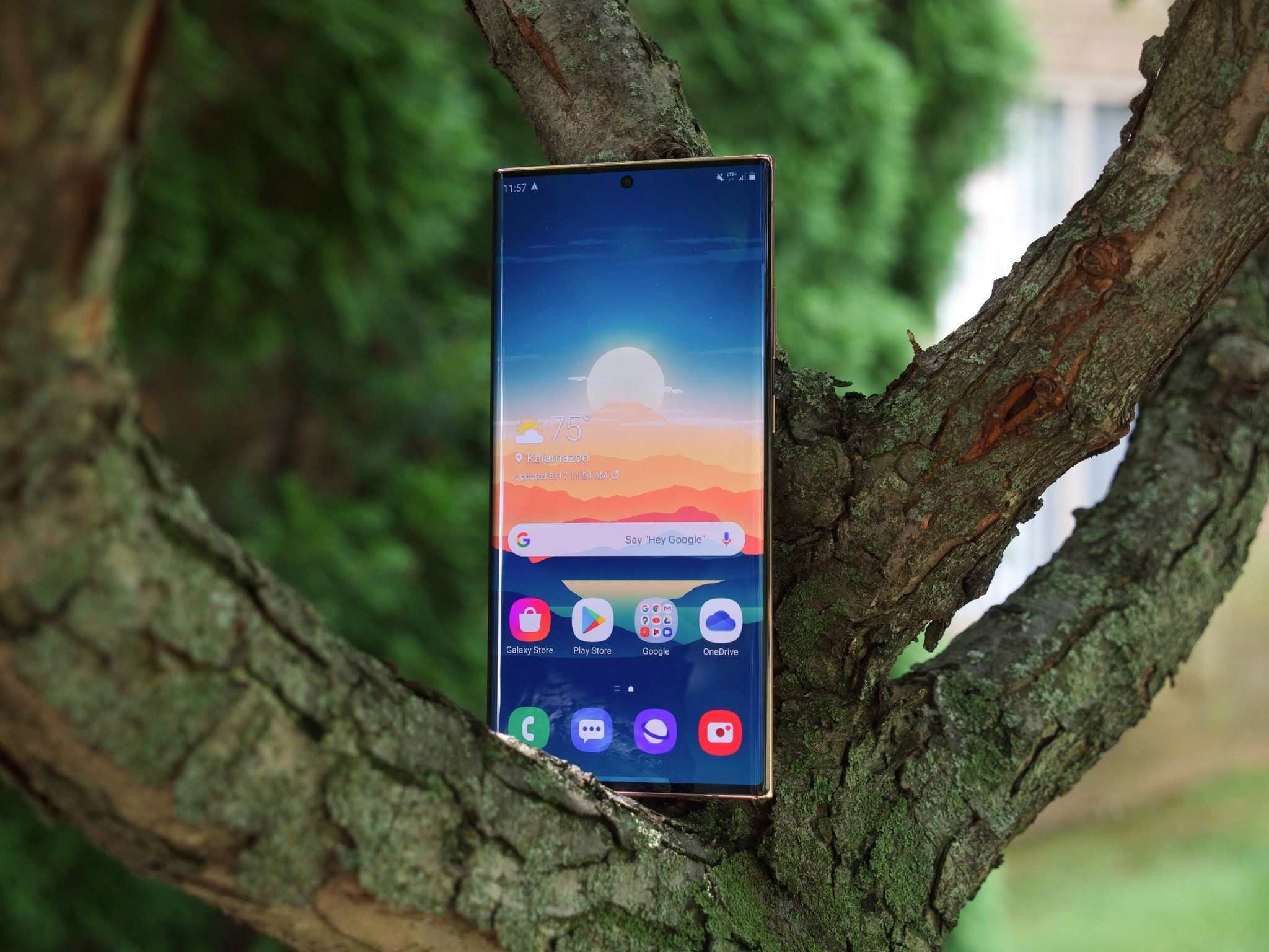 Samsung Galaxy Note 20 Ultra vs. iPhone 12 Pro Max: Which should you ...
