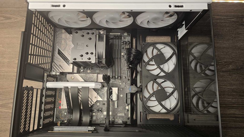 Hyte Y40 review | PC Gamer