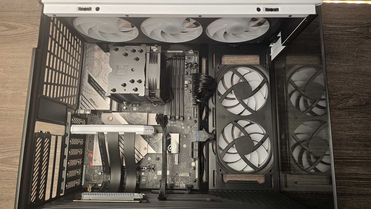 Hyte Y40 review | PC Gamer