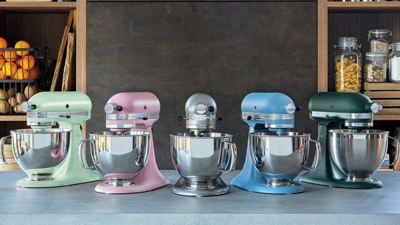 KitchenAid vs Smeg: pick the right brand for your kitchen | Homes and ...