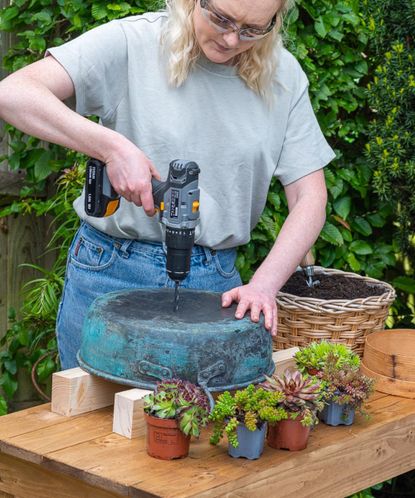 How to plant flowers in pots: step-by-step guide to patio containers ...
