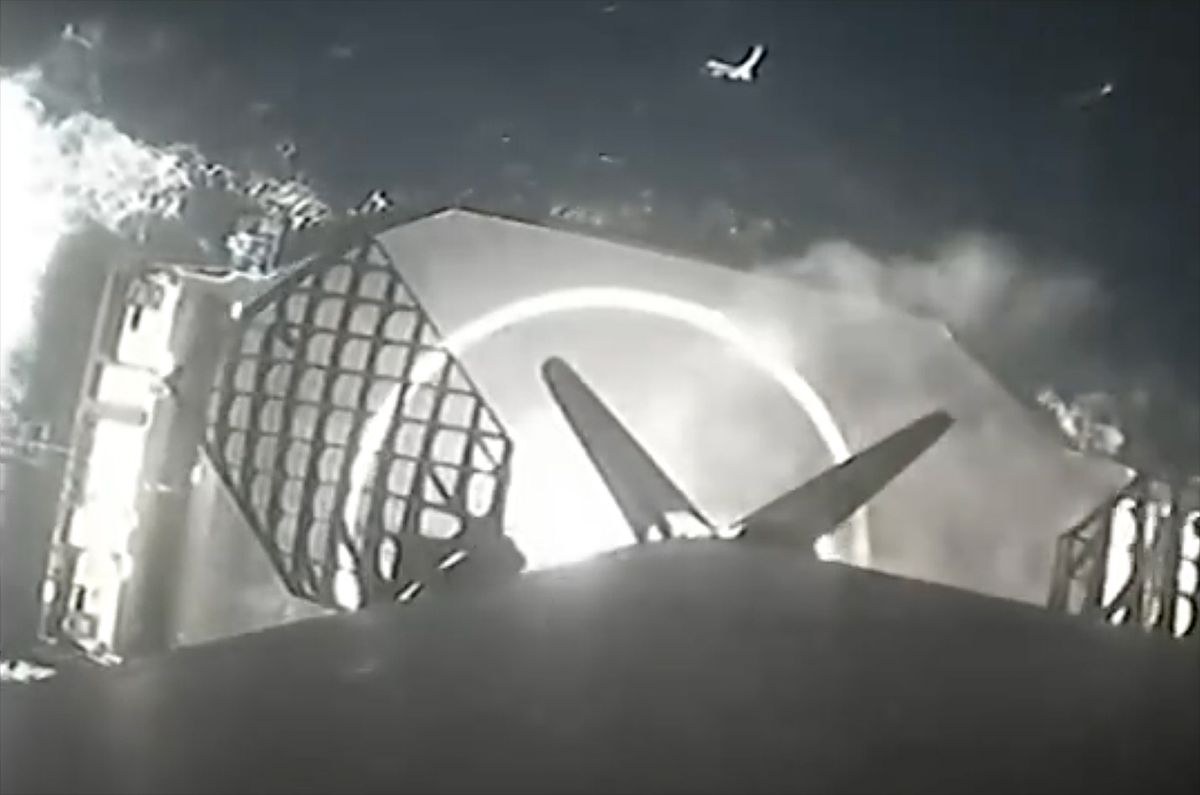 Spacex Launches 22 Starlink Satellites From California Space