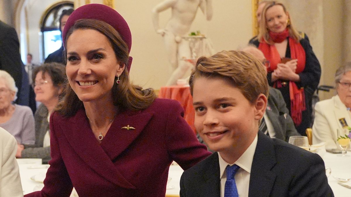 Prince George Receives Kingship Lesson From Kate Middleton | Marie Claire