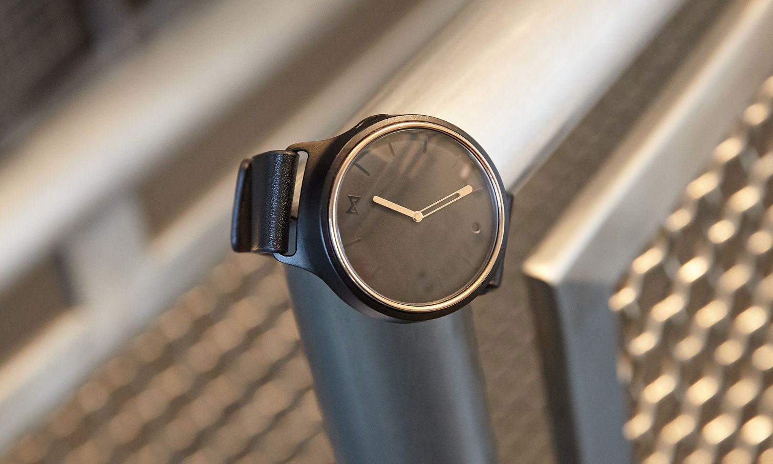 Misfit Phase Review: Pretty Smart for an Analog Watch | Tom's Guide