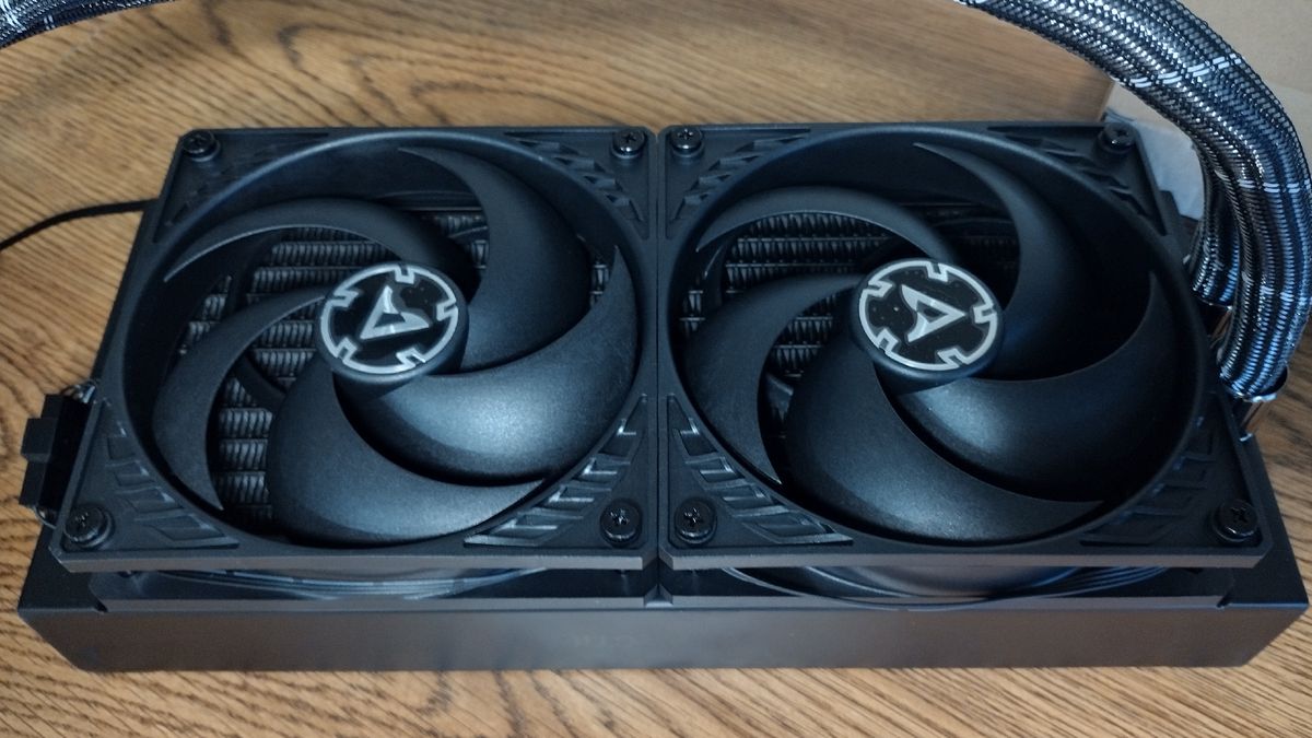 Arctic Liquid Freezer II 240 Review: Quiet i9 Chiller | Tom's Hardware