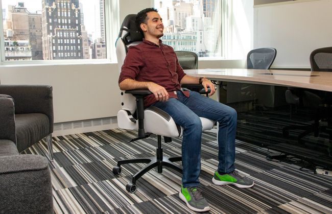 Alienware S5000 Gaming Chair - Full Review | Laptop Mag