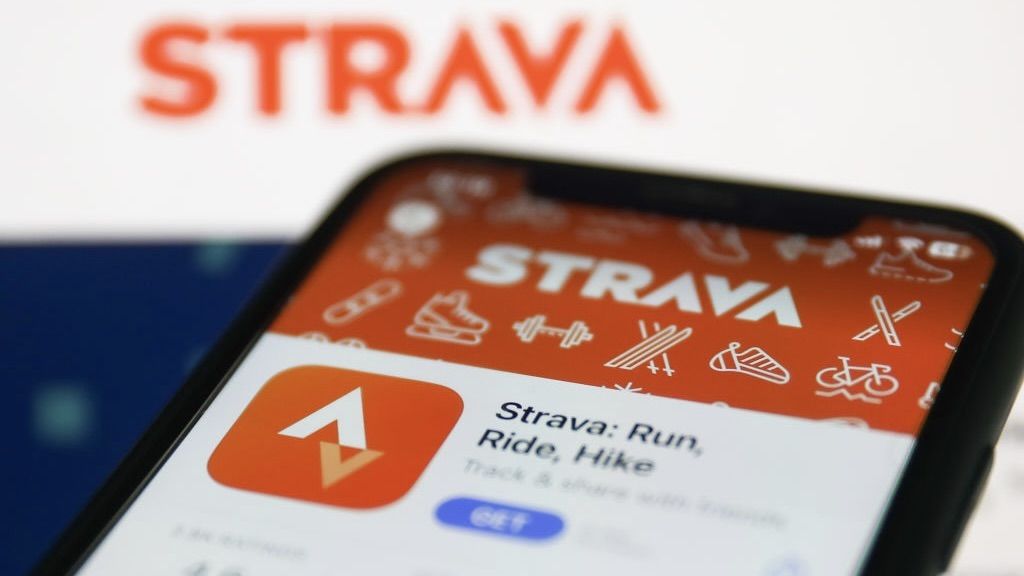 Strava vs AllTrails: the battle of the apps | Advnture
