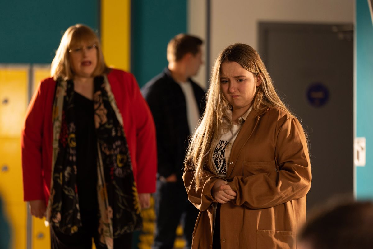 Hollyoaks spoilers: Mercedes McQueen is in a panic | What to Watch