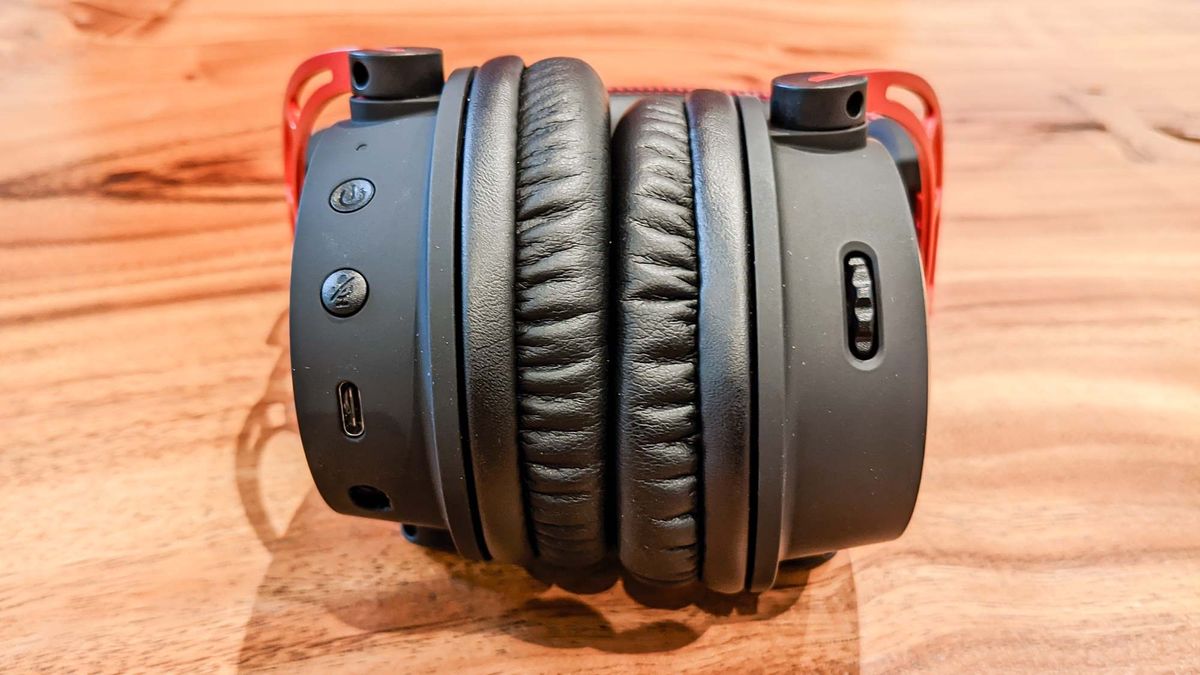 HyperX Cloud Alpha Wireless review | Tom's Guide