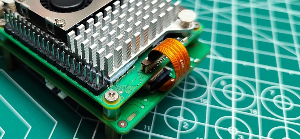Pineberry Pi Hat Drive Review: Use NVMe SSDs with Your Pi | Tom's Hardware Pineberry Pi Hat Drive Review: Use NVMe SSDs with Your Pi | Tom's Hardware